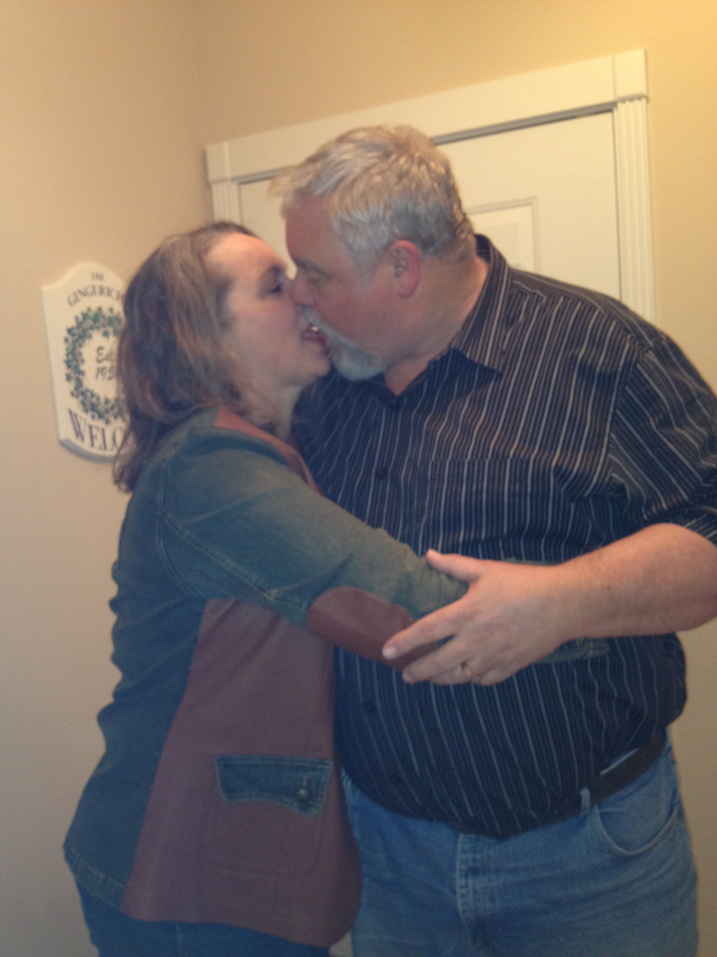 2013 December 28th Grabbing A Kiss Julia Wasson
